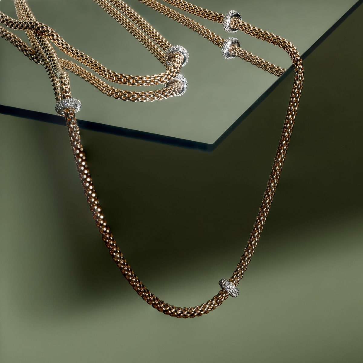 A CONVERSATION WITH OLIVIA COOKE - FOPE